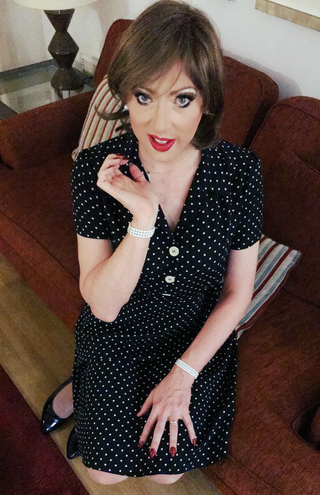 [Fashion] Her ‘Moaner-Lisa’ Smile – transretrogurl